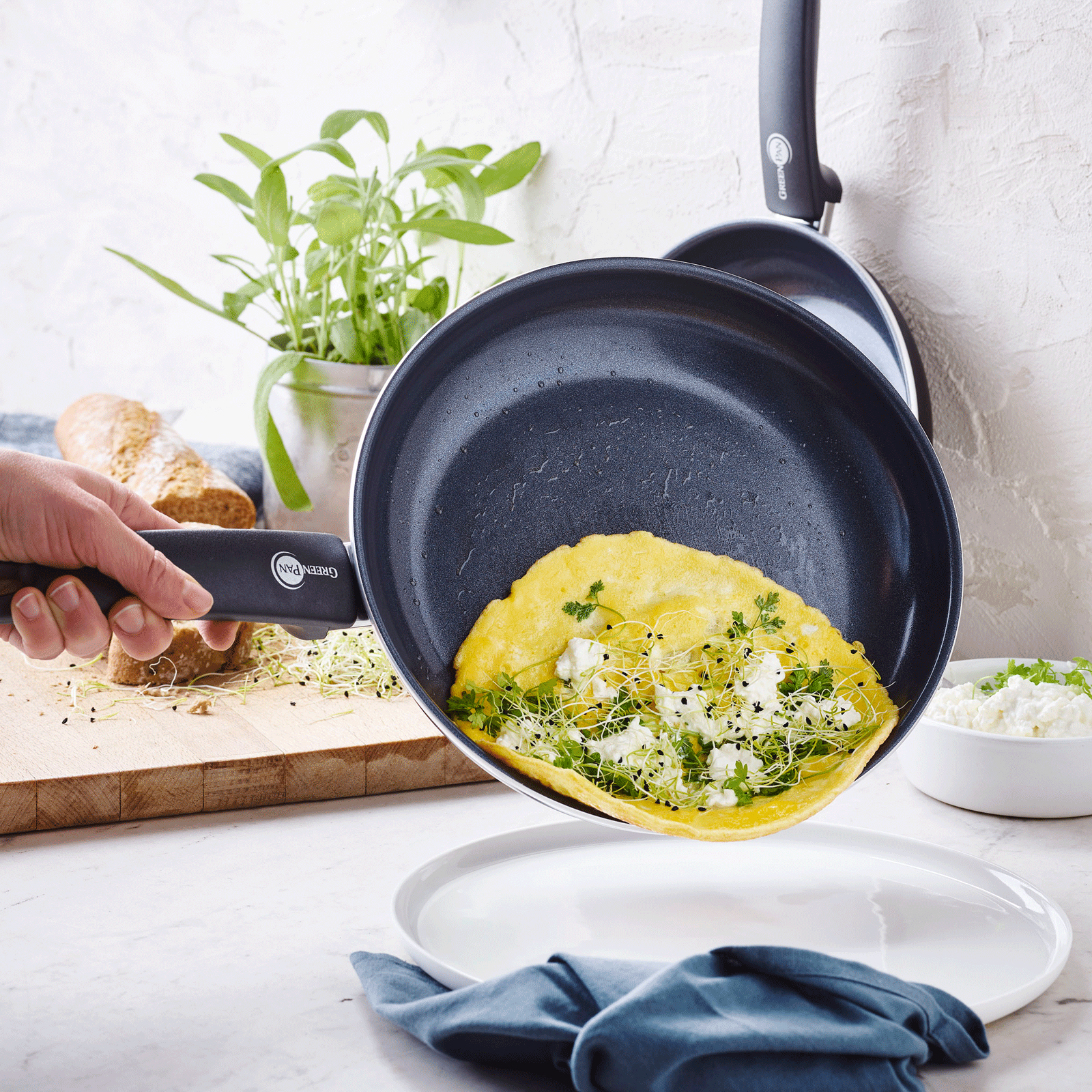 CAMBRIDGE INFINITY BLACK RANGE – Greenpan UK